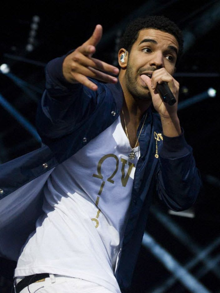 Drake gives his graduation speech, and not even in a music video ...