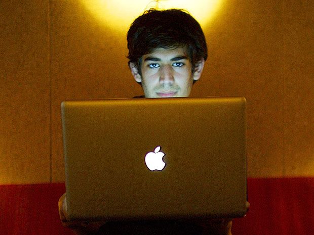 Aaron Swartz's family blames prosecutors for Reddit founder's suicide ...
