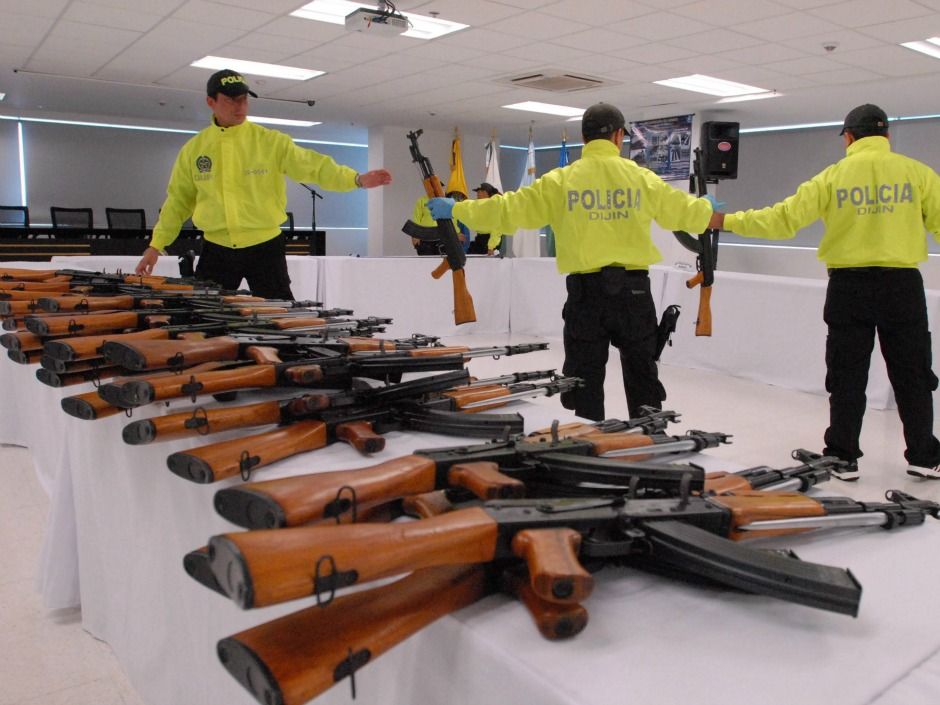 Canada quietly eases ban on exporting assault weapons to Colombia ...