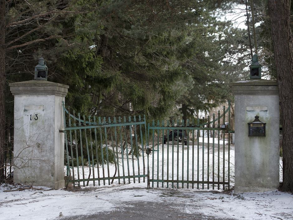 Kathleen Pollock mysteriously leaves condo, found dead hours later ...