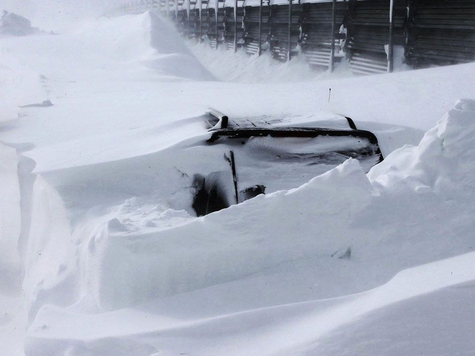 Japanese family dead after blizzard buries car in snow | National Post