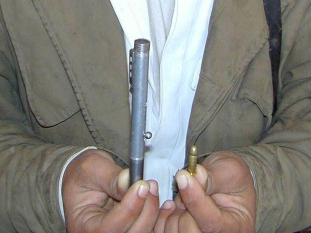 Calgary police seize pen gun they say is deadly and easy to conceal ...