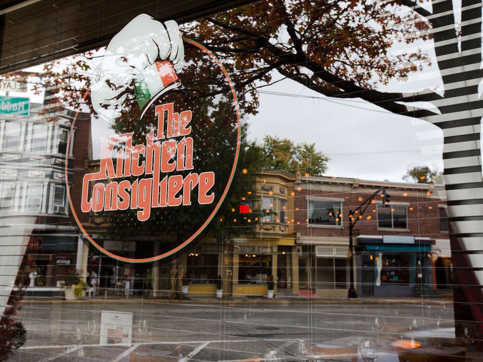 Convicted mobster's mafia-themed restaurant features 'home-style ...