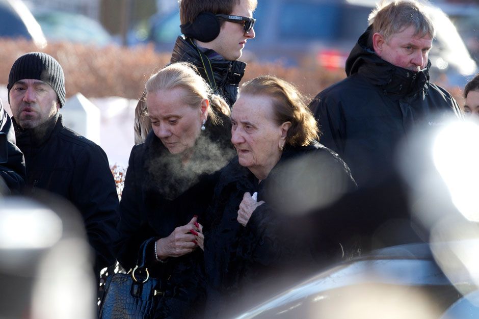 Vito Rizzuto’s funeral draws hundreds into streets as bystanders turn ...