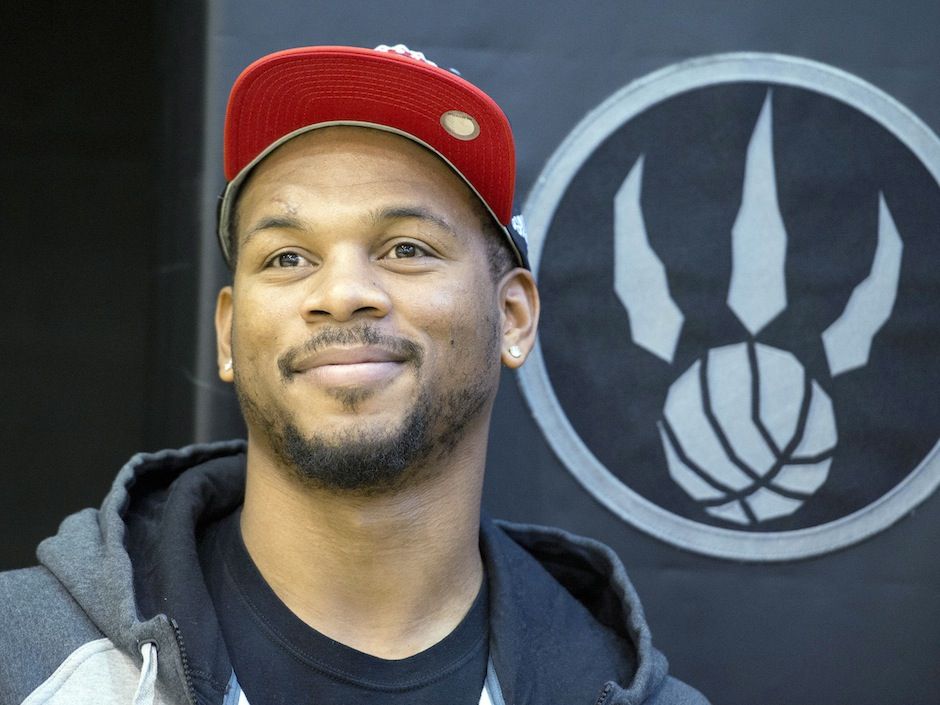 Chuck Hayes' Toronto Raptors debut on hold due to baseline cardiac test ...