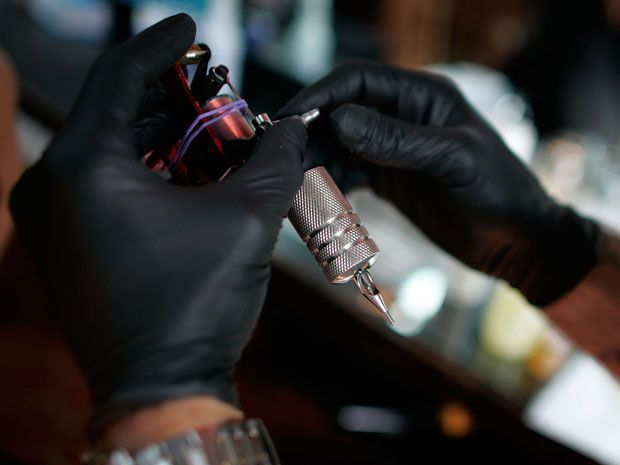 How tattoo machines could be key to treating disfiguring facial sores ...