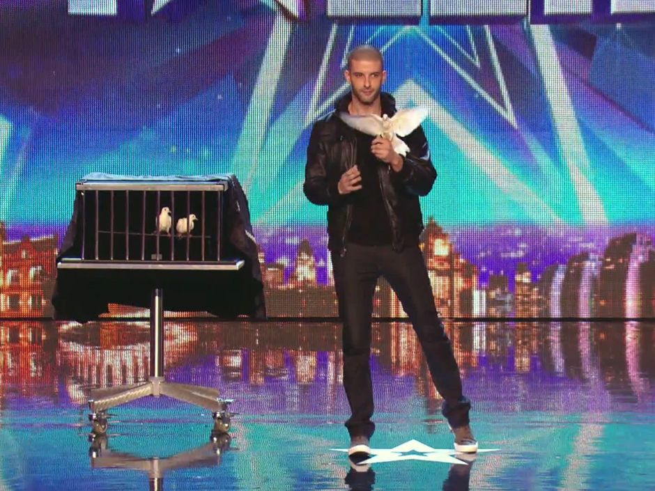 Watch magician Darcy Oake, son of Hockey Night in Canada's Scott Oake ...