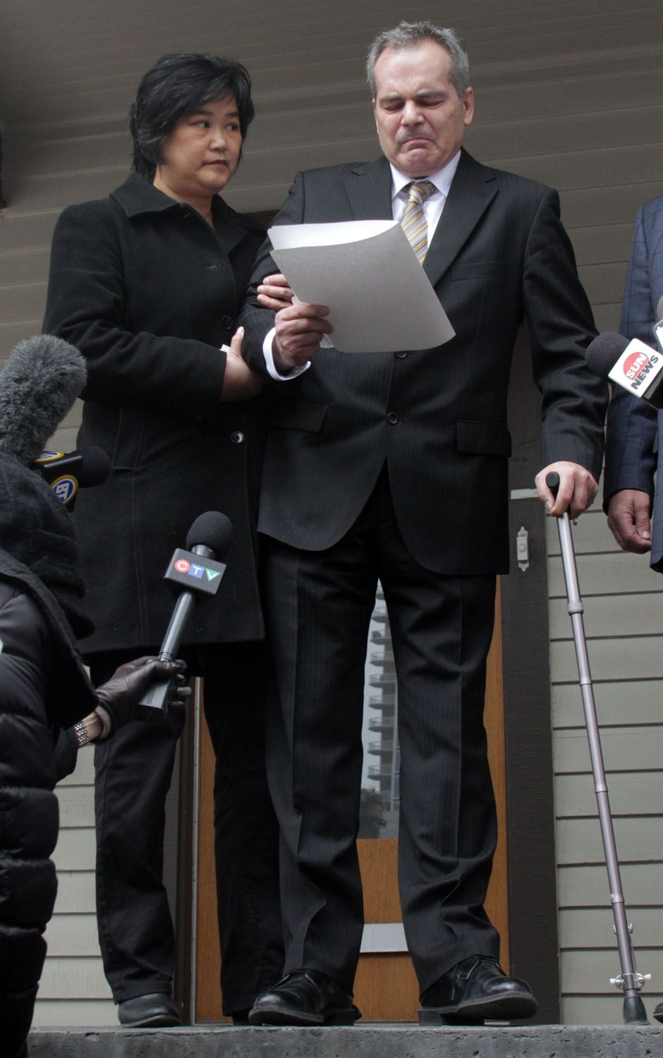 Matthew de Grood's texts sent his father out into the night to find his ...