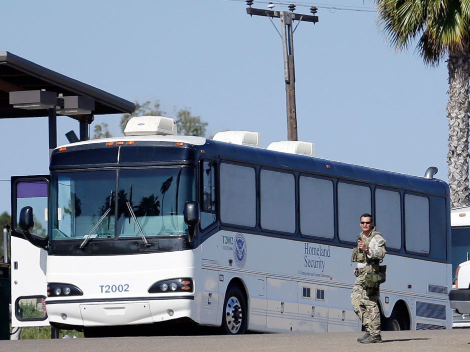 U.S. Homeland Security buses carrying migrant children rerouted after ...