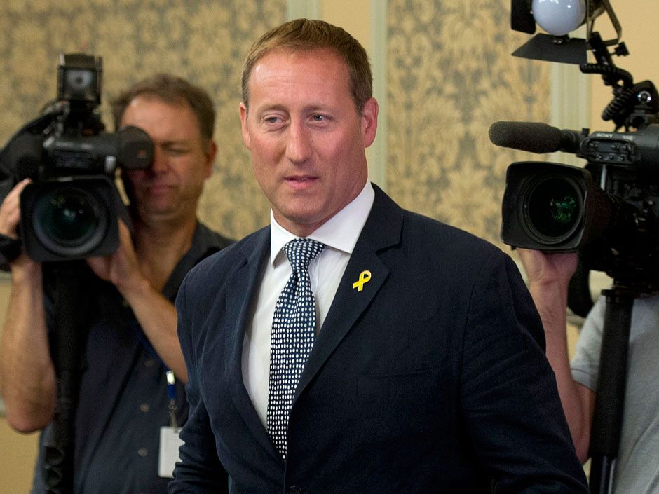 Peter MacKay says new prostitution bill will protect sex workers, but ...