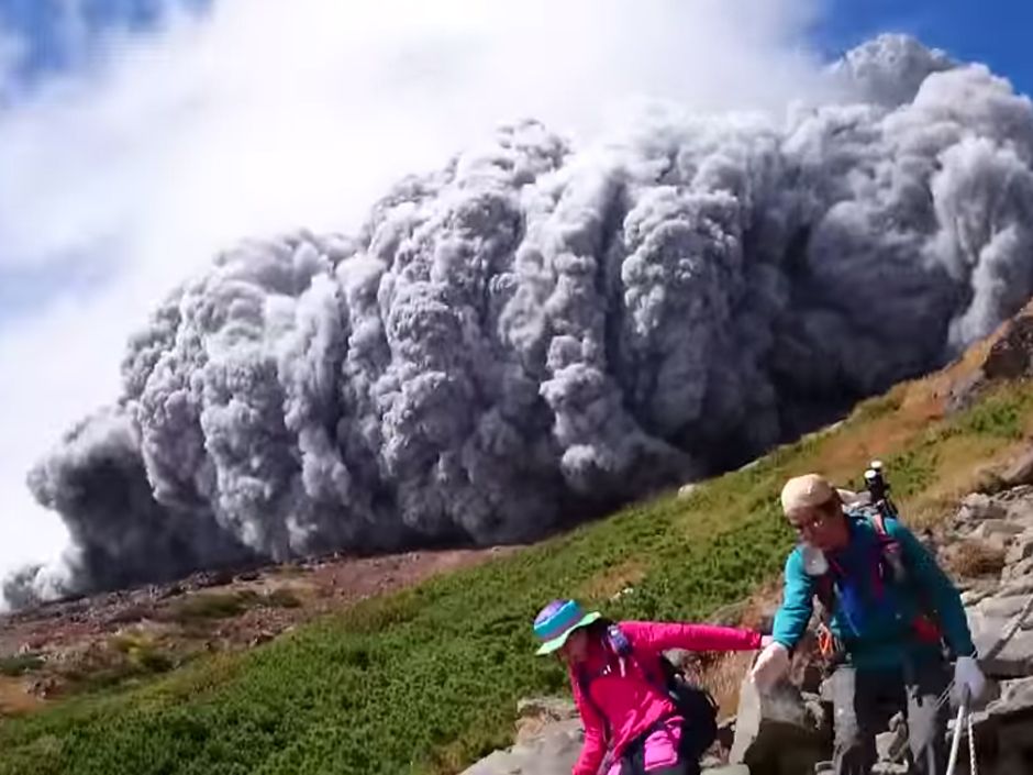 Heart-pounding video shows hikers fleeing down Mount Ontake from a ...