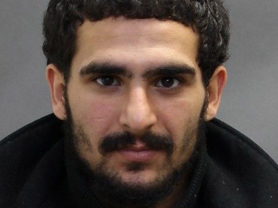 Police hunt for third suspect in fatal stabbing on Danforth Avenue ...