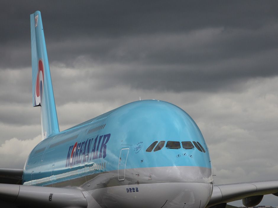 Korean Air VP suffering from 'nut rage' delays flight over attendant's ...