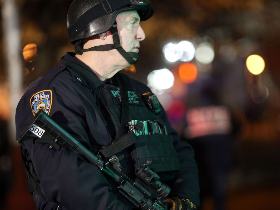 Gunman Shoots And Kills Two Nypd Officers Commits Suicide At Brooklyn