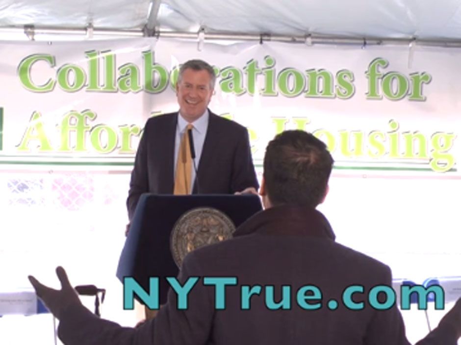 Outraged Fox News reporter confronts NYC mayor at event for avoiding a ...