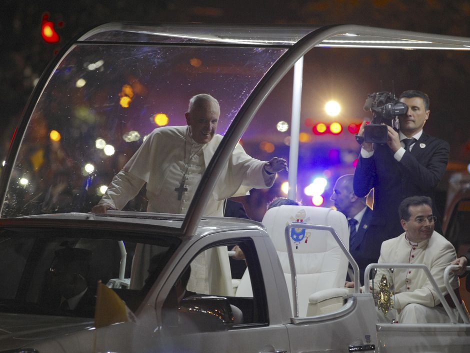 Pope Francis cautions against insulting religion after Charlie Hebdo ...