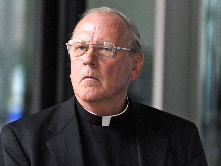 Catholic priest Eugene Klein says he’ll plead guilty to trying to help Chicago mobster recover ...