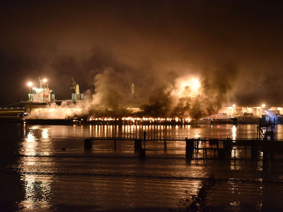 Squamish terminal fire sends huge, foul-smelling clouds of smoke over ...