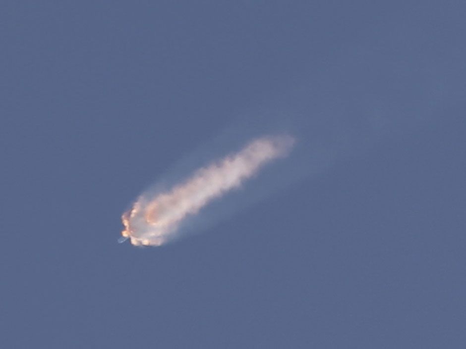 SpaceX rocket explodes on its way to International Space Station ...