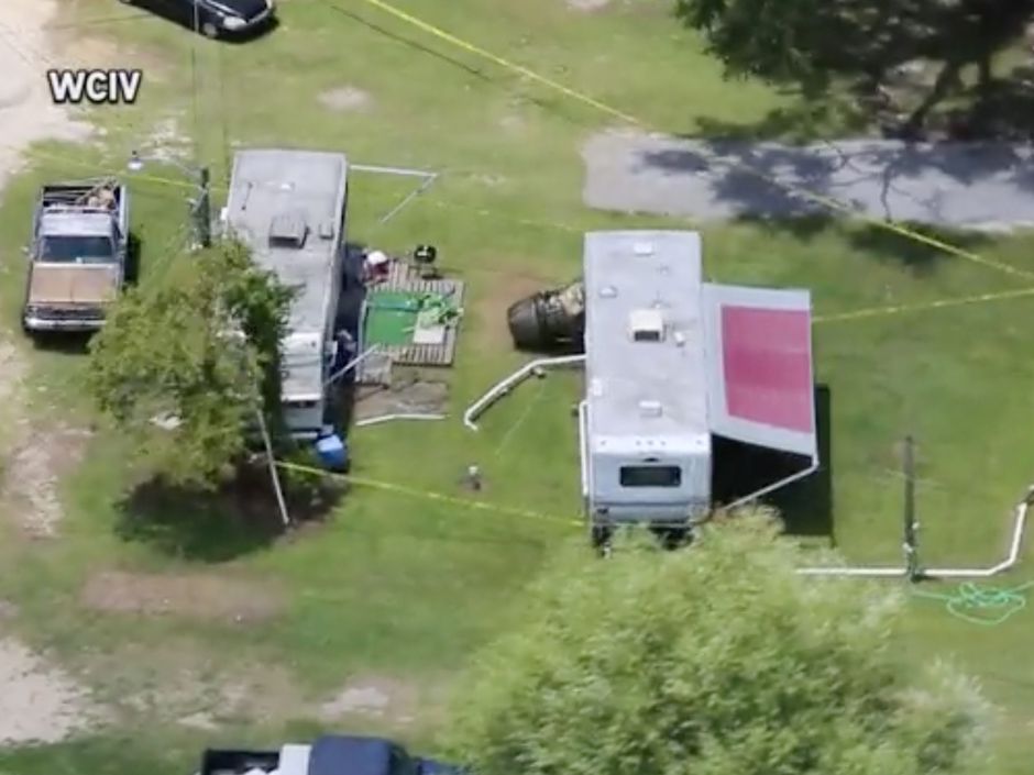 'Pieces started falling out of the sky': Small Cessna destroyed when ...