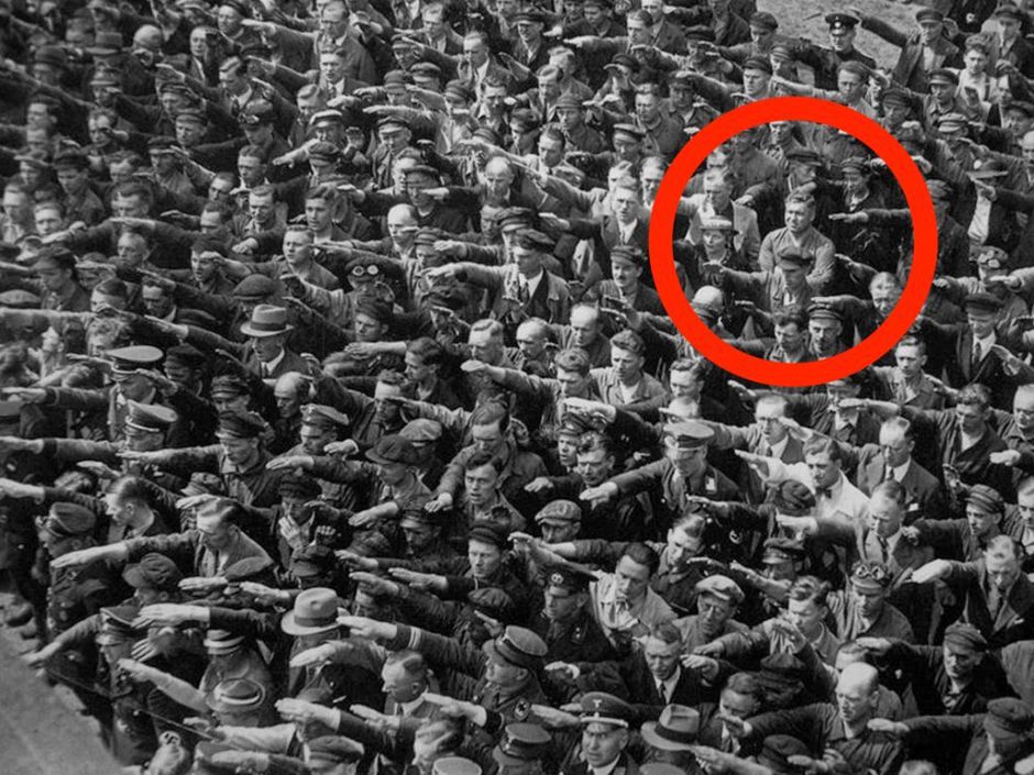 The tragic and powerful story behind the lone German who refused to ...