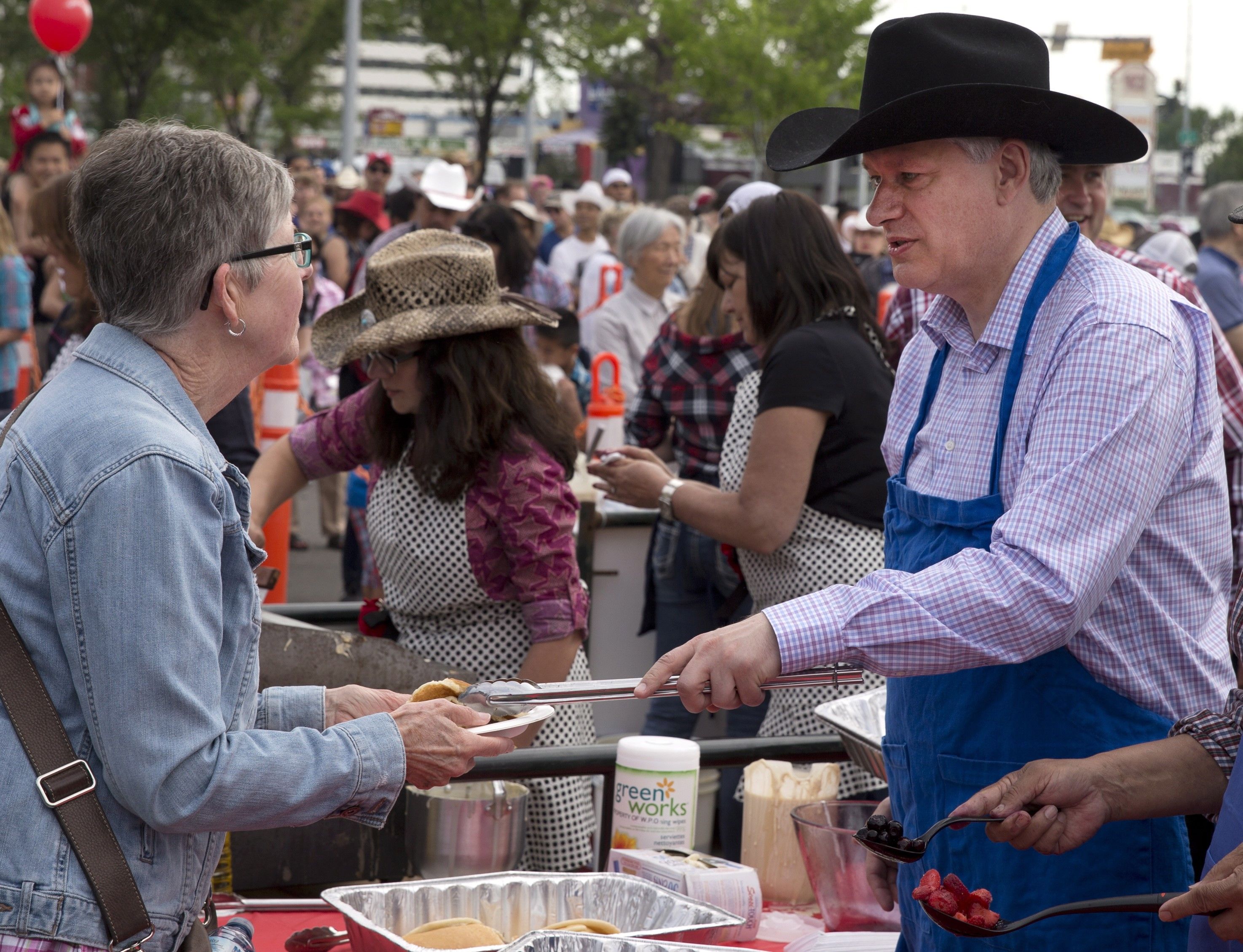 Jen Gerson: Stephen Harper's game of dodge-the-press shows he's a ...