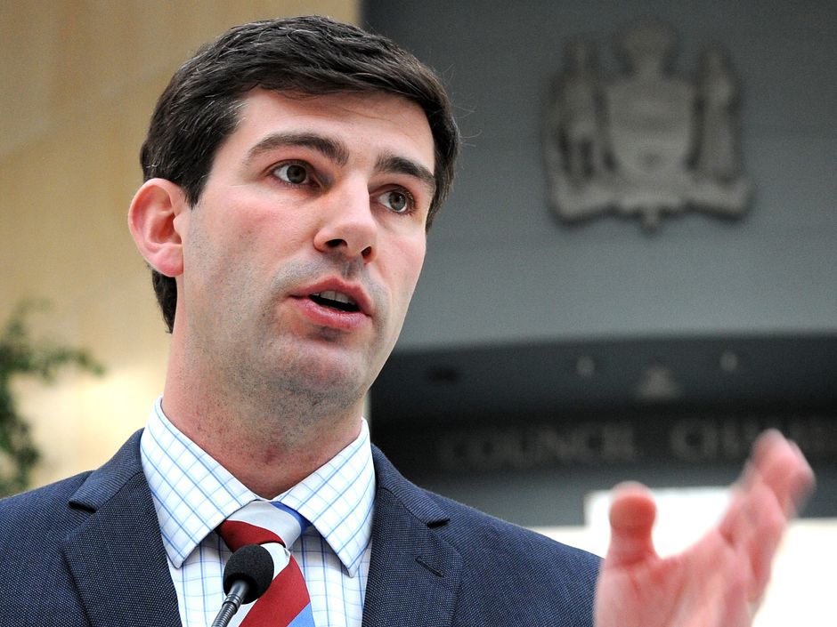 Tristin Hopper: The $600 million Edmonton train that snarls traffic ...