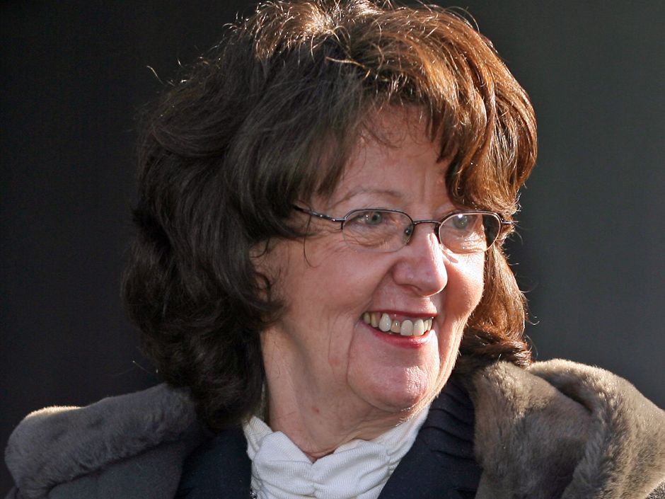 Former Tory senator LeBreton hustled away from reporters as Harper ...