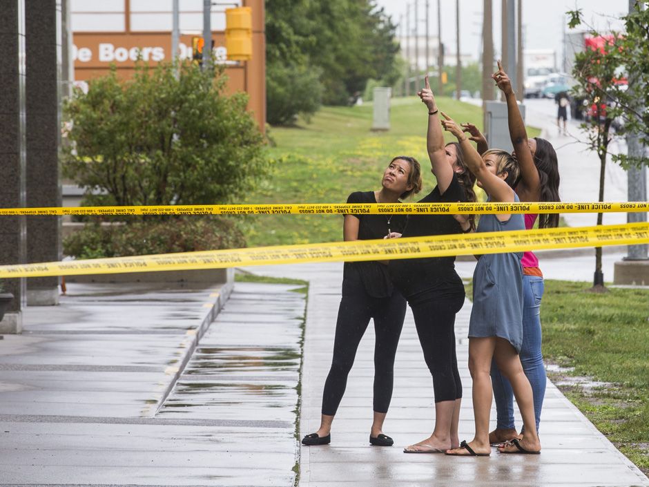 Toronto woman who fell from sixth-floor balcony has died of her ...