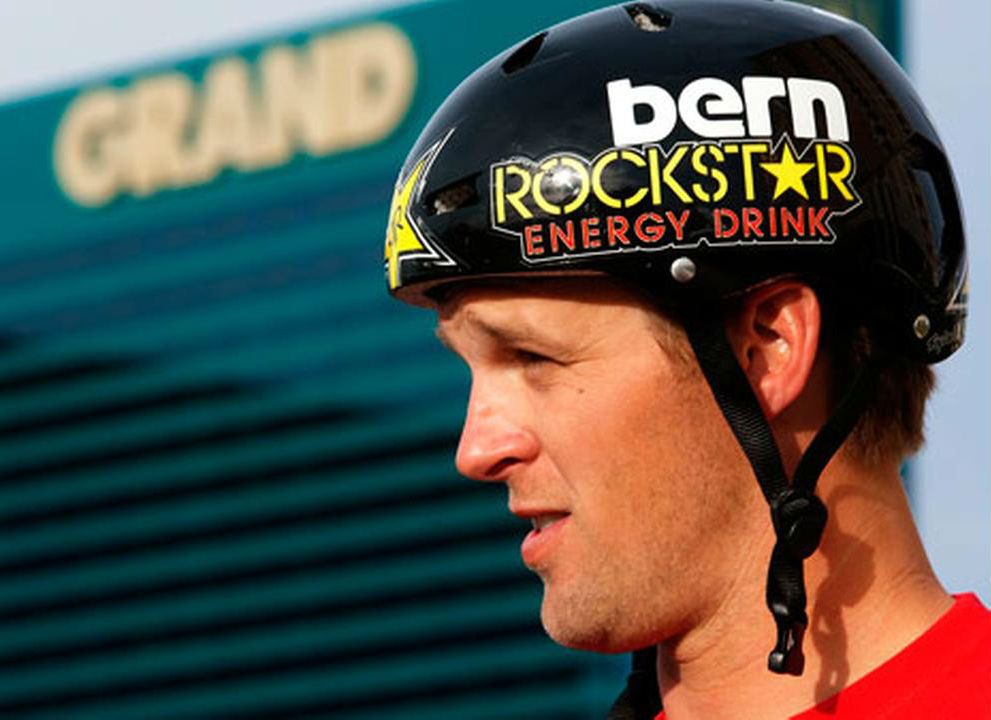 Erik Roner, extreme-sports star, dies in skydiving accident | National Post