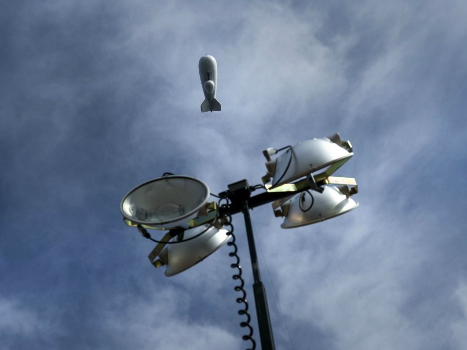 Escaped U.S. Army surveillance blimp hovers over Pennsylvania. Airforce ...