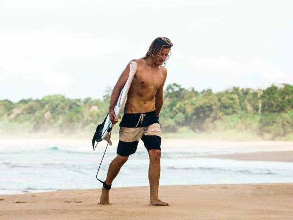 'I’m all right mum': 20-year-old pro surfer in an induced coma after ...