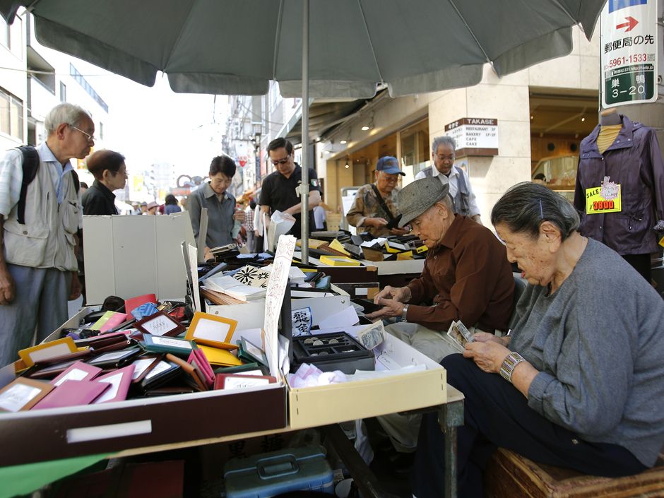 A country in the middle of a hyper-aging crisis: Work after retirement ...