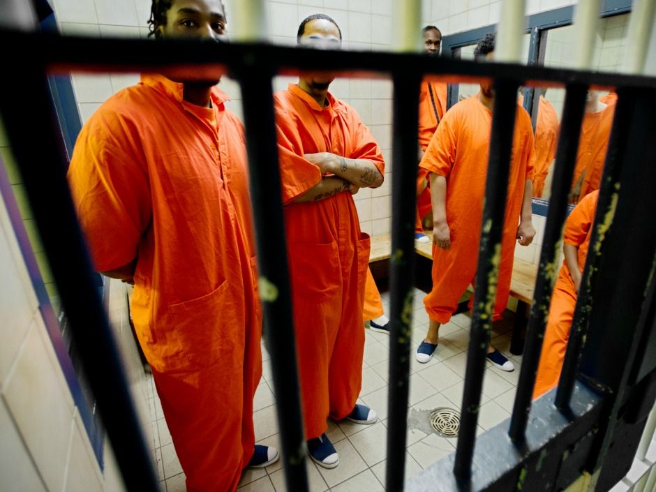 Ontario's 6,000 corrections workers could go on strike in January — and ...