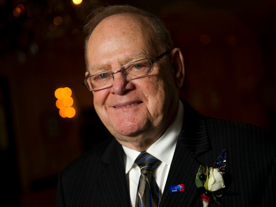 Diagnosed with lung cancer, Terry Fox's father promises to have same ...