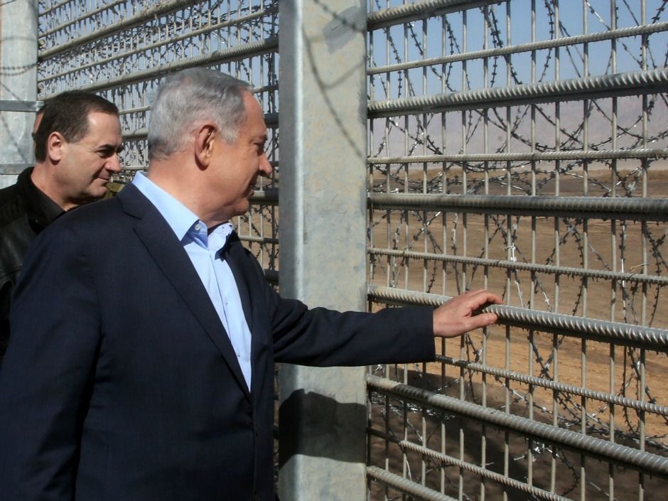 Netanyahu promises to encircle Israel with security fences to keep out ...