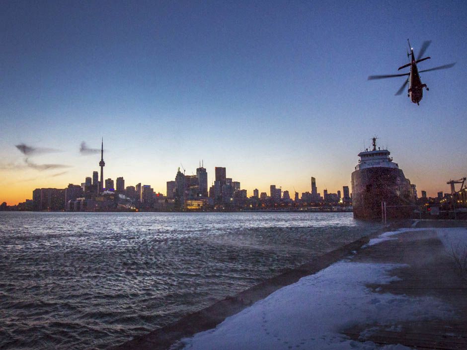 Toronto photographers say Drake jumped fence and 'threatened' them for ...