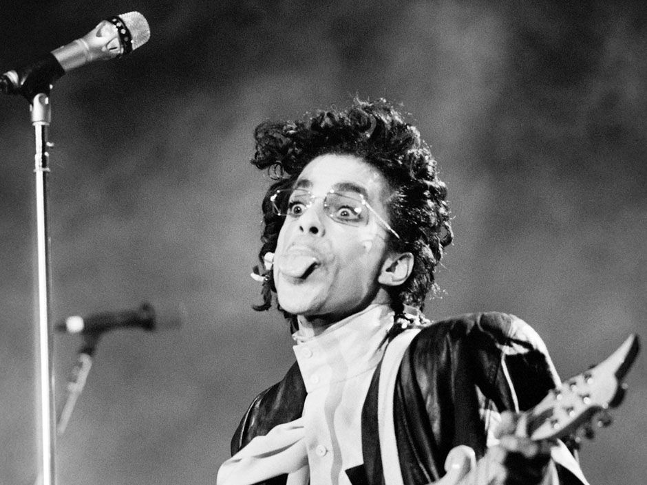 20 eccentric and noteworthy times Prince made headlines just for being ...