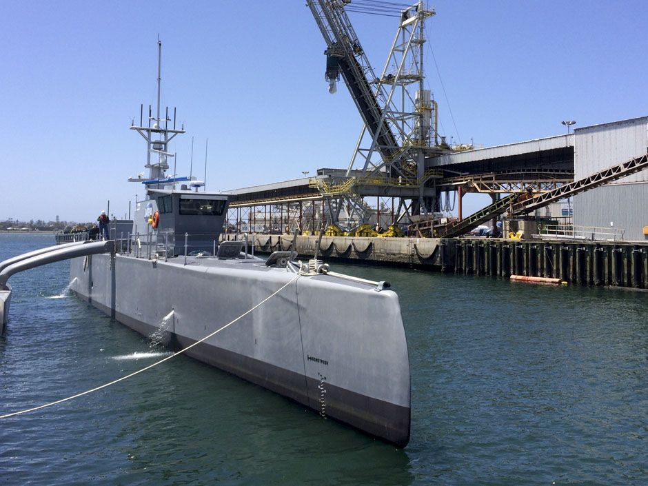 U.S. military tests the Sea Hunter, a 40-metre self-driving ship that's ...