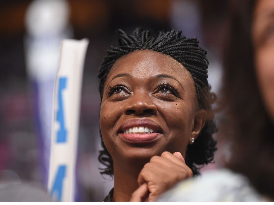 Alyssa Rosenberg: Bill and Hillary's fairy tale marriage really is a ...