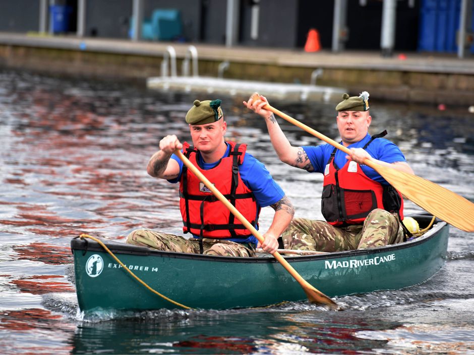A group of Scottish soldiers is almost finished canoeing 550 kilometres ...