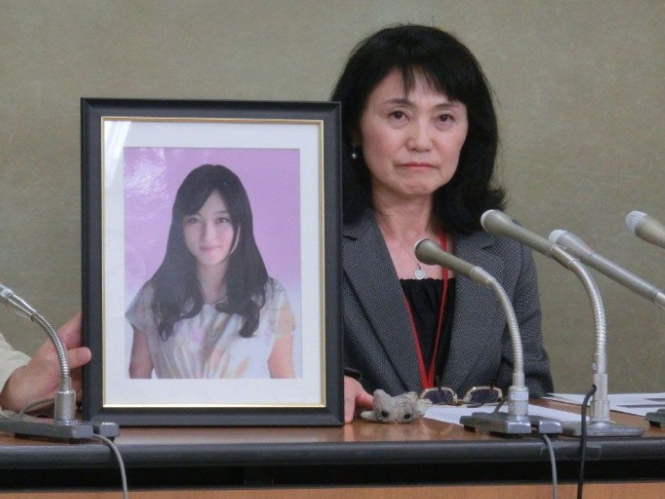 Young Japanese reporter works herself to death, dies with cellphone in ...