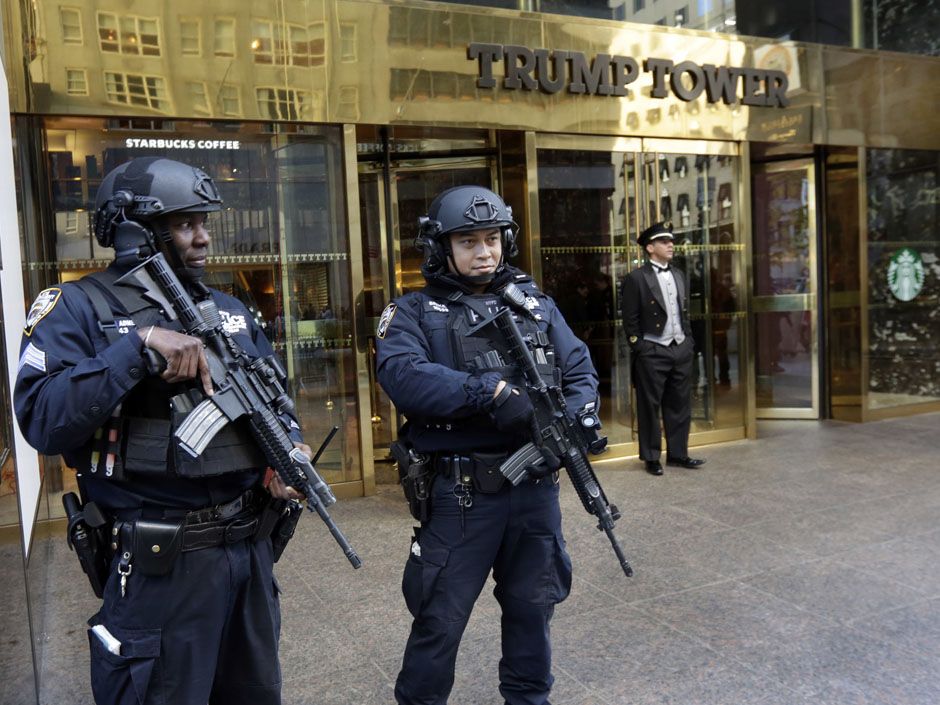 Trump Tower goes from tourist spot to glittering fortress with cops ...