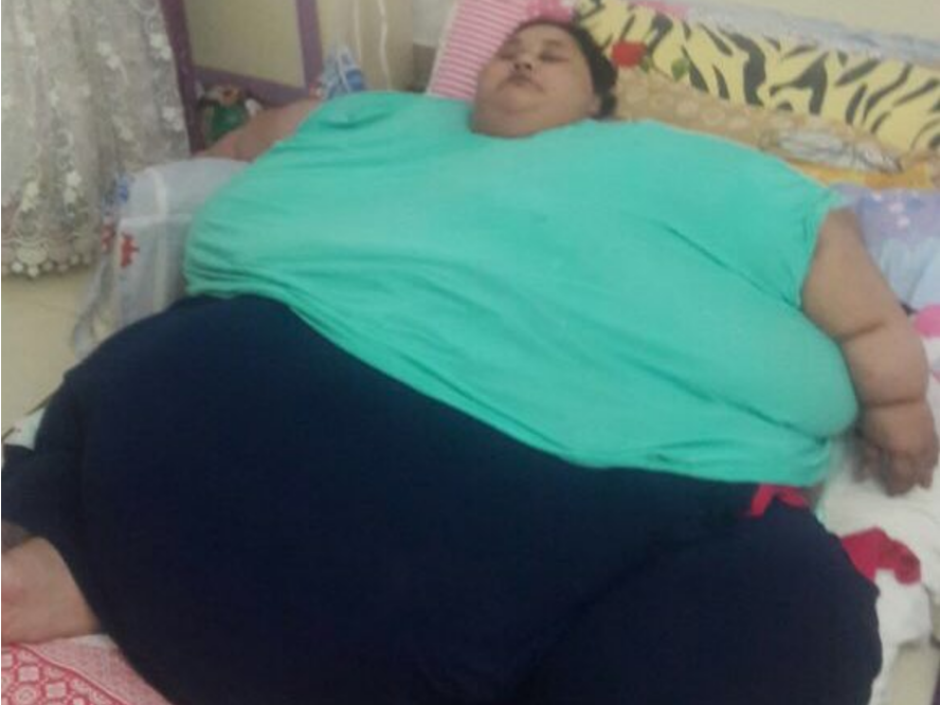 'How is she even alive?': Woman who reportedly weighs 1,100 pounds to ...