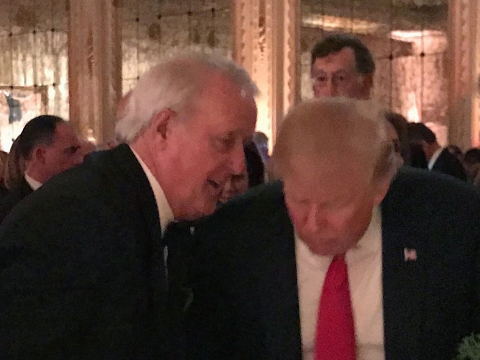 Watch Brian Mulroney serenade Donald Trump with When Irish Eyes are ...