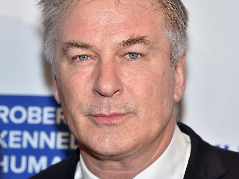 'You're already buried': Alec Baldwin gets into vicious Twitter feud ...