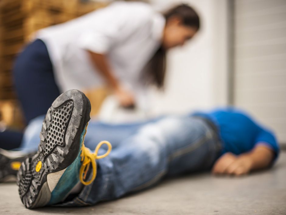 'Lay rescuers' who help those in cardiac arrest often suffer emotional ...