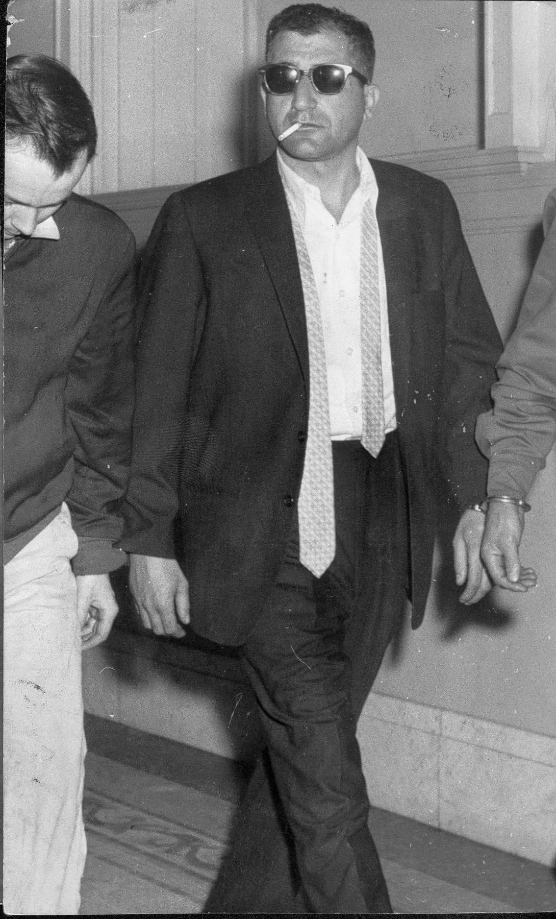 Police hunting for two people in 'well planned' murder of Hamilton ...