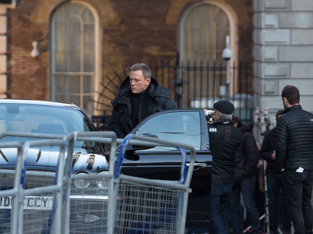 Daniel Craig delays spectre of retirement as James Bond, confirms 5th ...