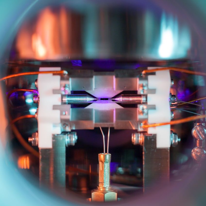 Stunning image of a single strontium atom wins British photography ...